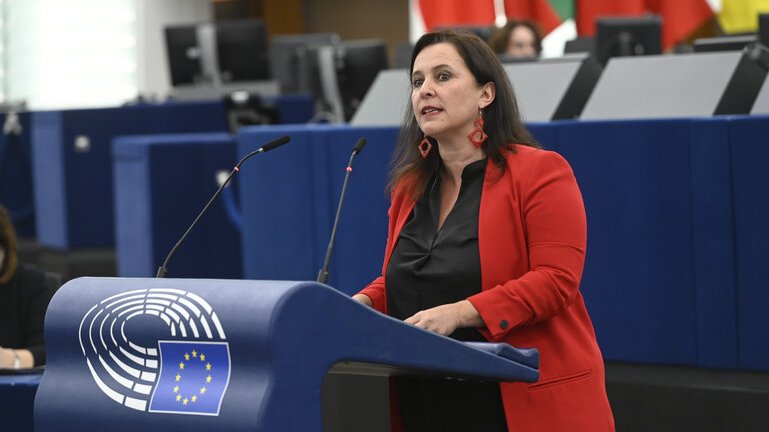 Ana Miranda stands in solidarity with Brazil. | Greens/EFA